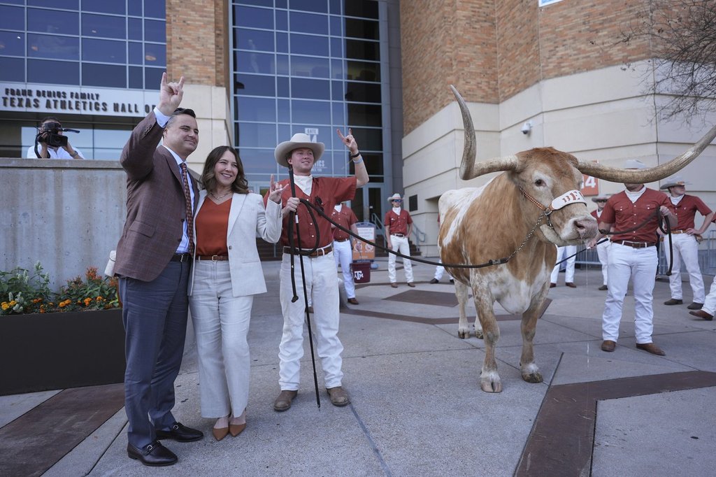 Sean Miller takes over Texas men’s program looking for consistent March ...