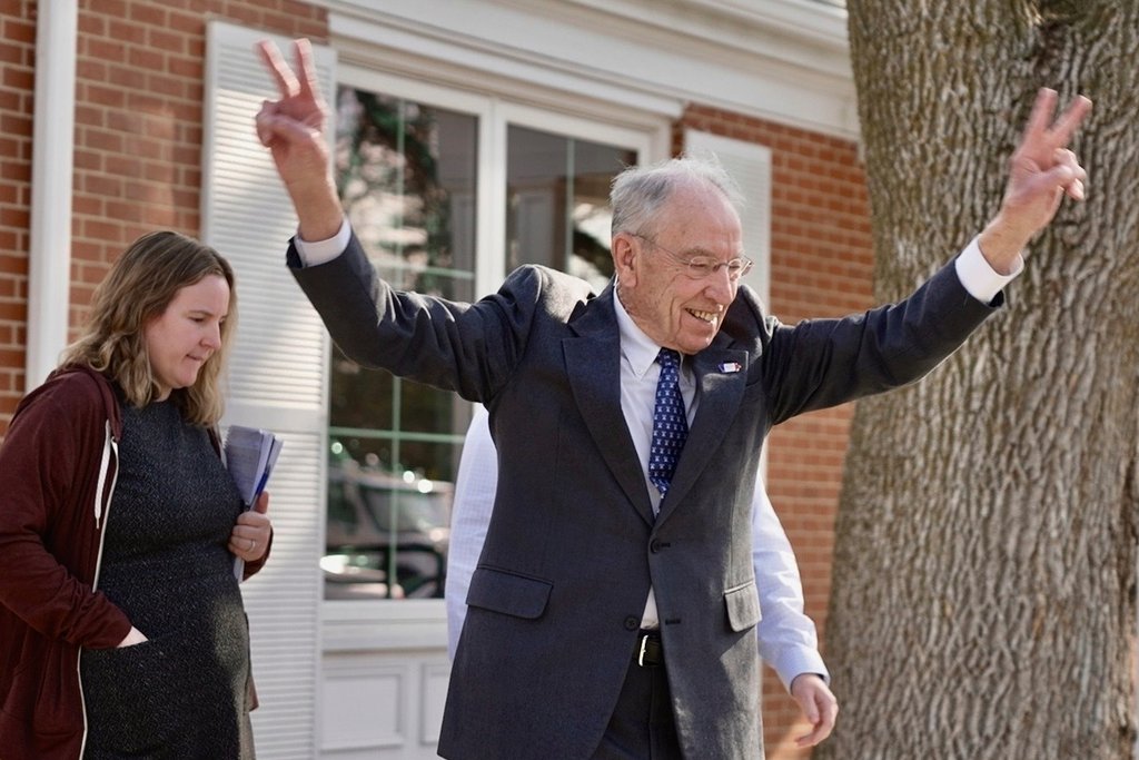 Iowa town hall attendees turn on each other as Sen. Grassley faces ...