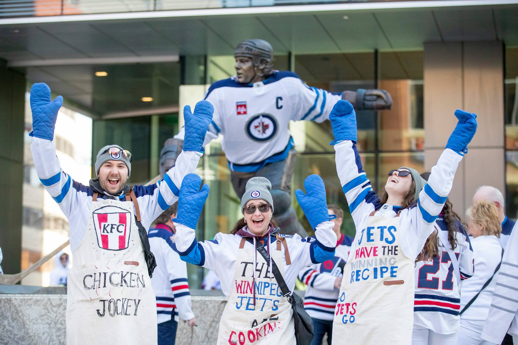 Gallery: Whiteout parties in Winnipeg’s downtown – Winnipeg Free Press