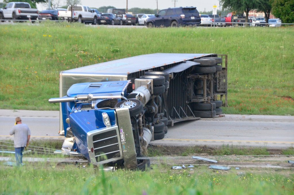 Cha-ching! Millions of dimes spill onto Texas highway after truck rolls ...