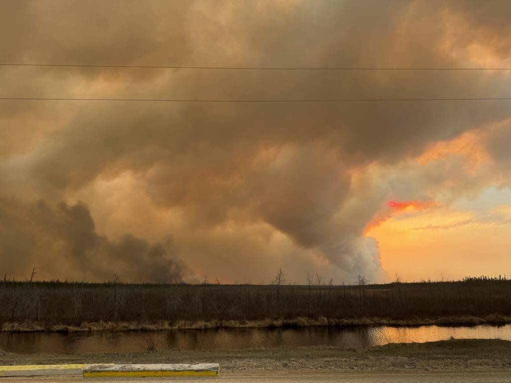‘Just go mom, just go’: northern Manitobans on the run from wildfires ...
