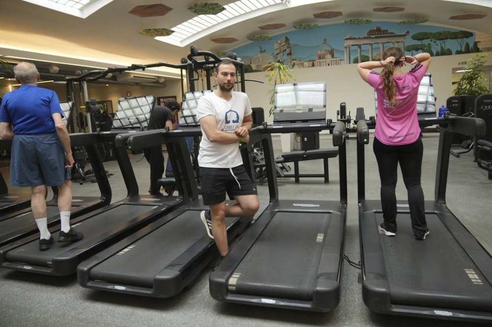 At the gym, the future Pope Leo XIV kept a high heart rate and a low ...