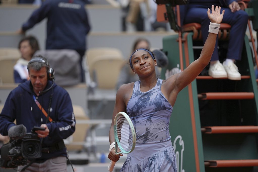 Coco Gauff jokes about forgotten rackets after opening win at French ...