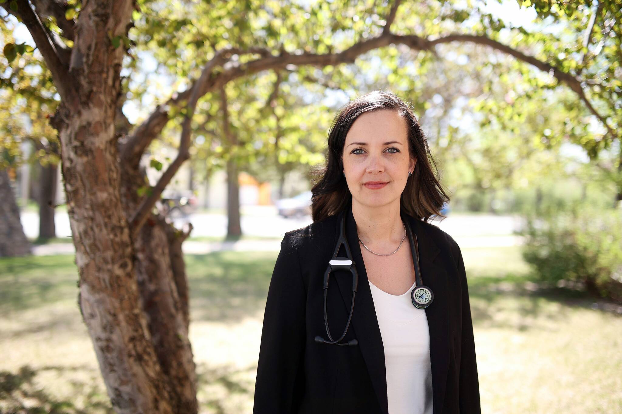 Eliminate sick notes for short-term illness, Manitoba doctors urge ...