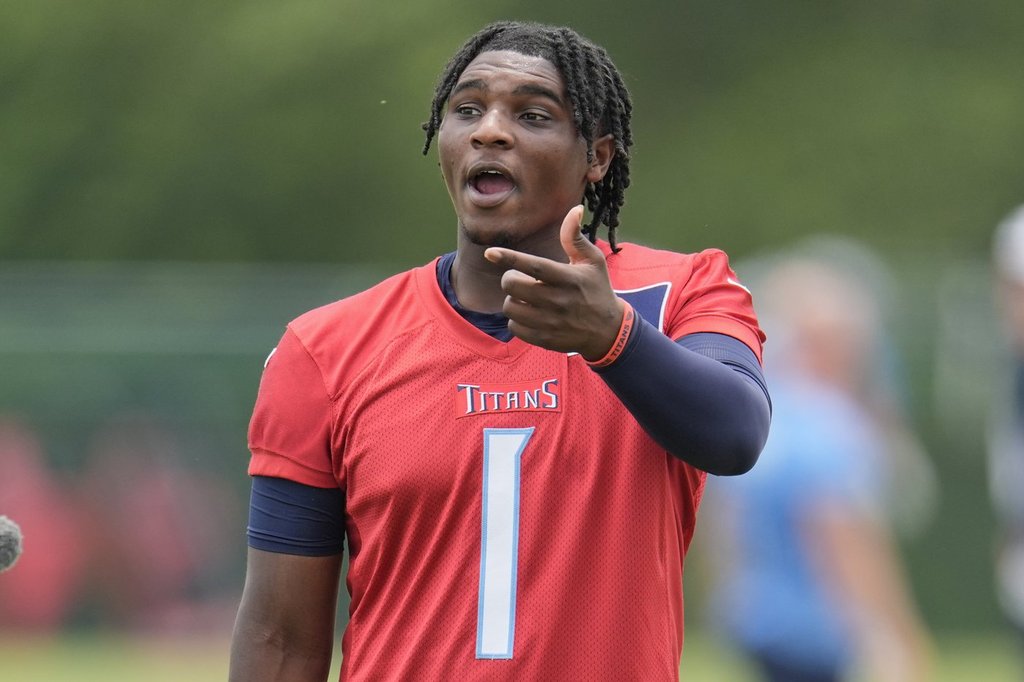 Titans rookie QB Cam Ward talks nonstop, but never misses anything his ...