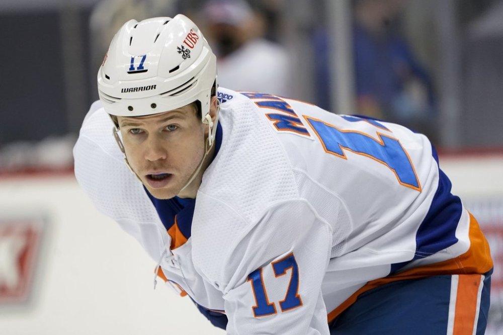 Matt Martin retires, leaving the NHL with just a few visor-less players ...
