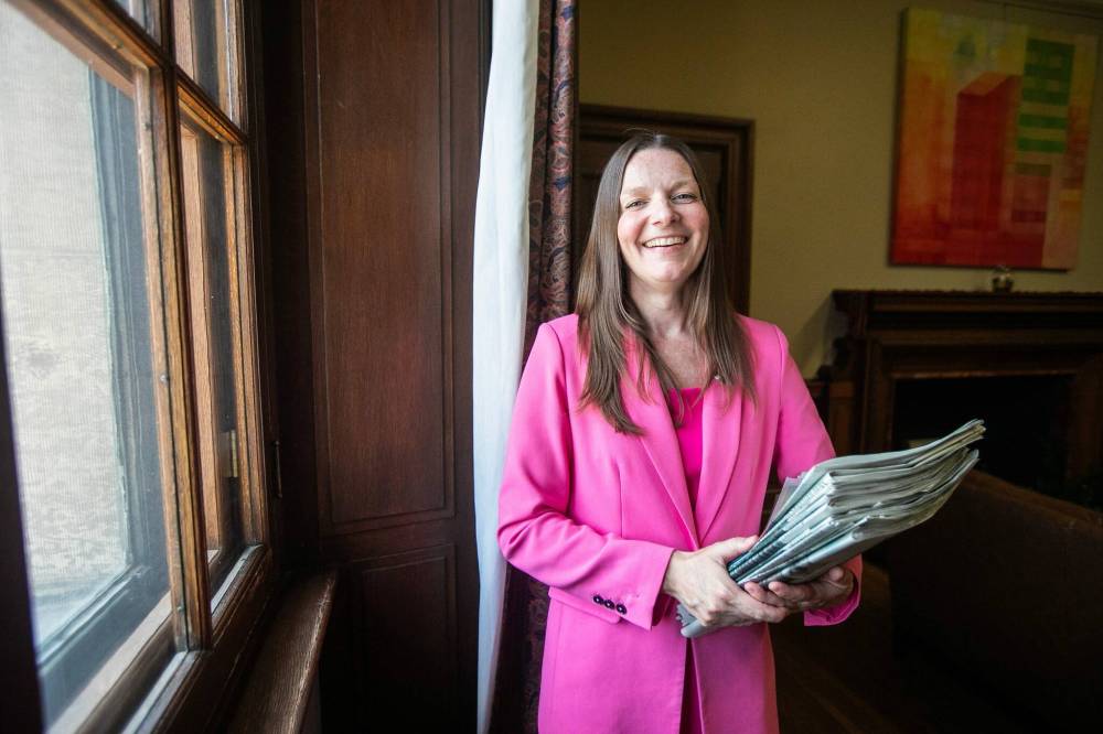 Taxpayers on the hook when politicians praise themselves – Winnipeg ...