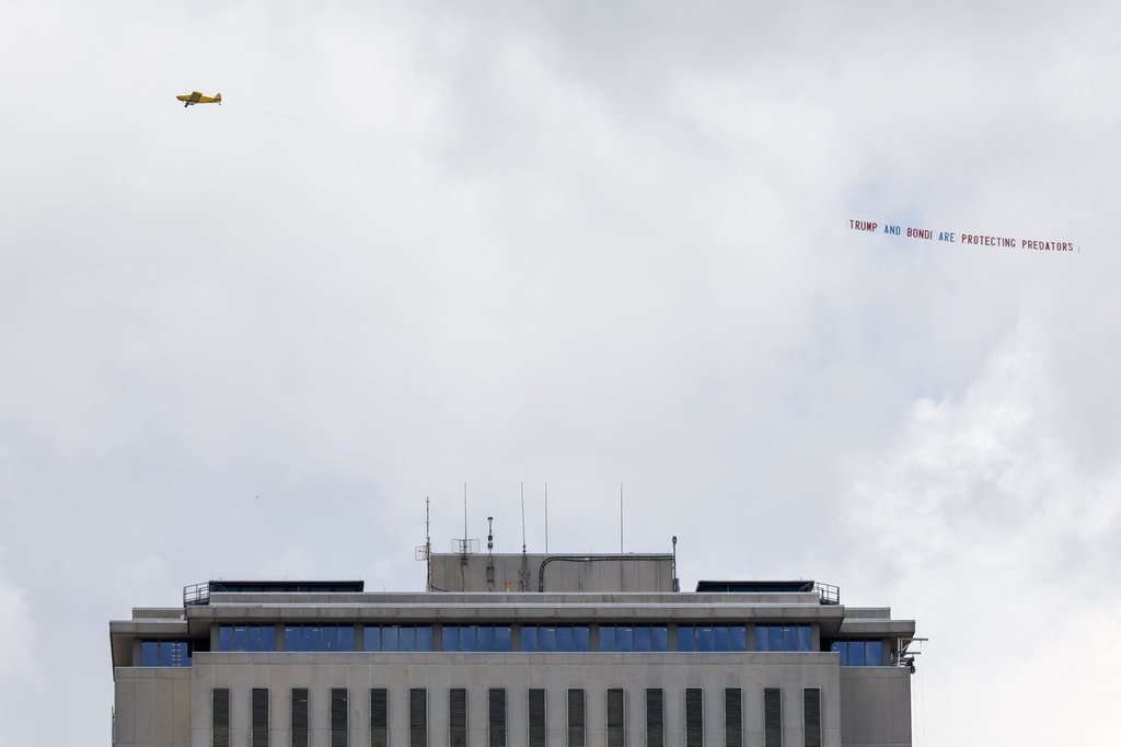 Epstein ex-girlfriend Ghislaine Maxwell finishes interviews with Justice Department officials ...