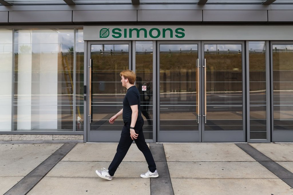 Toronto’s first Simons location marks ‘new chapter’ for department ...
