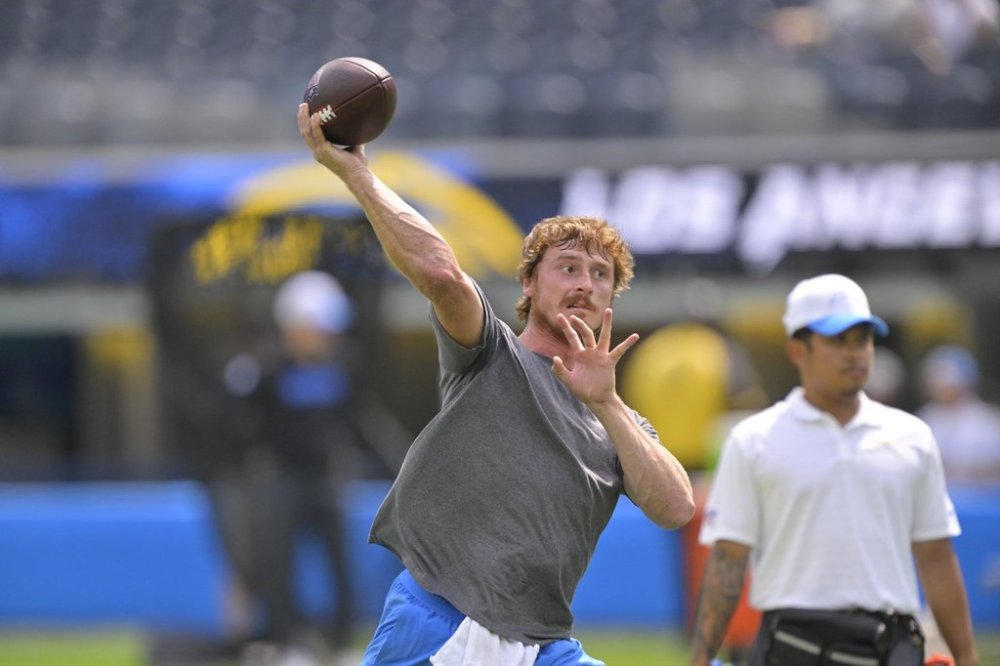 Toronto Argonauts sign QB Max Duggan, DL Joe Wallace and OL Dre Doiron ...