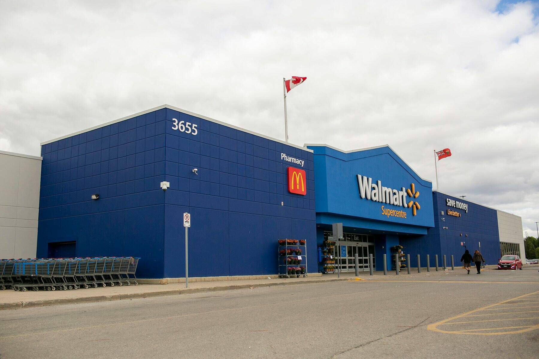 Teens caught during armed robbery at Walmart – Winnipeg Free Press