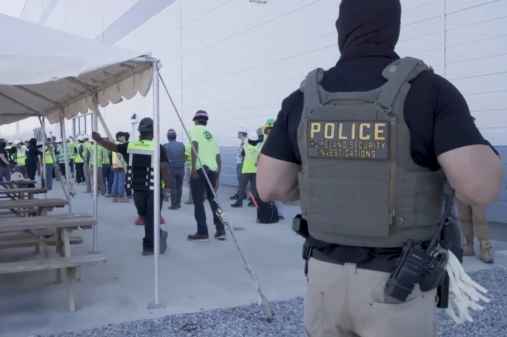 Families in crisis after massive immigration raid at Hyundai plant in ...