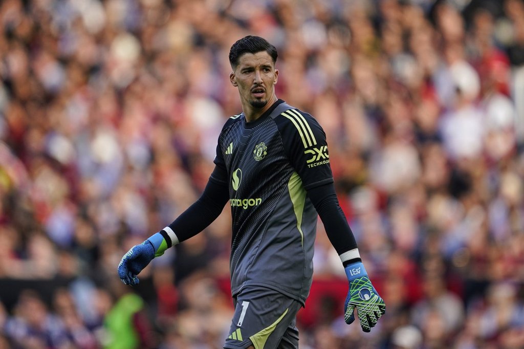 Man United staying with Bayindir in goal for derby against Man City ...