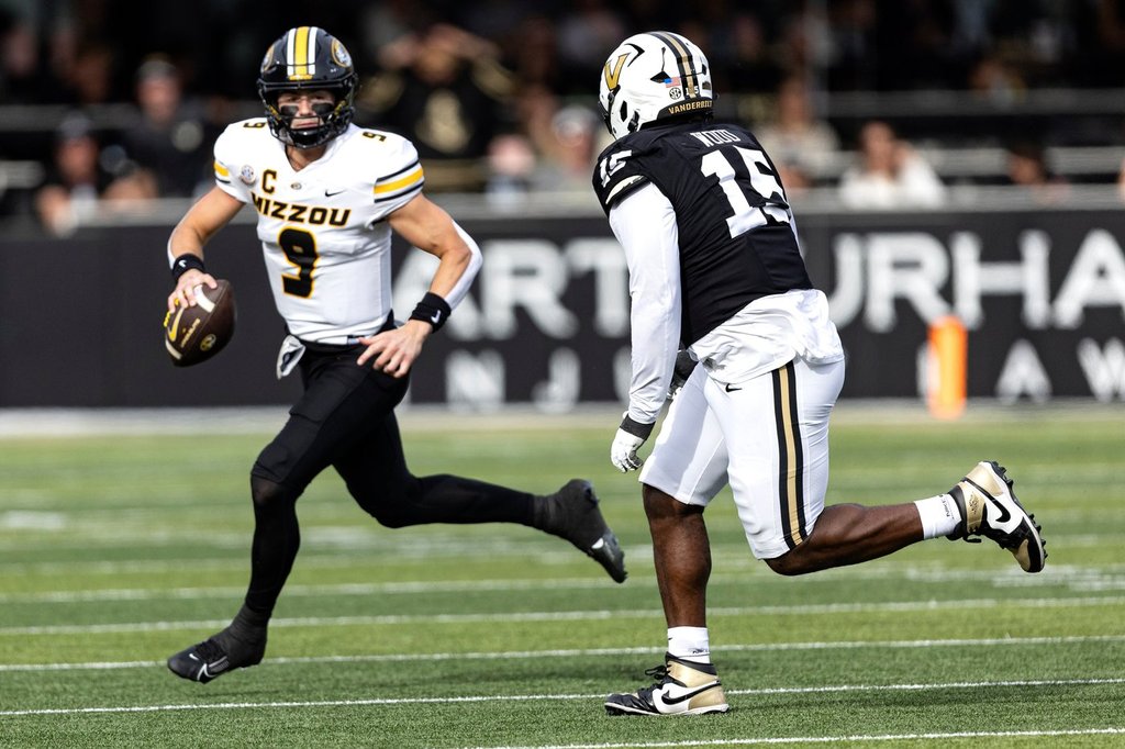 Missouri QB Beau Pribula carted off field with left ankle injury ...