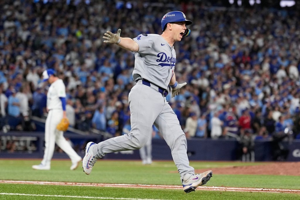 Smith’s homer in 11th lifts Dodgers over Blue Jays 5-4 to become first ...