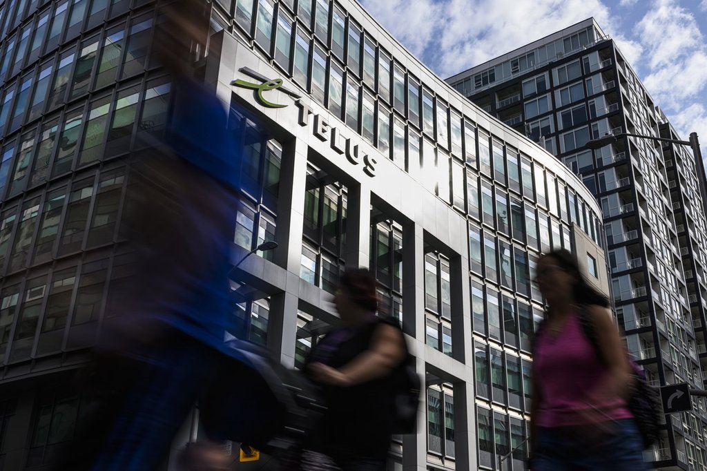 Telus sees boost to internet customers as it builds fibre service in ...