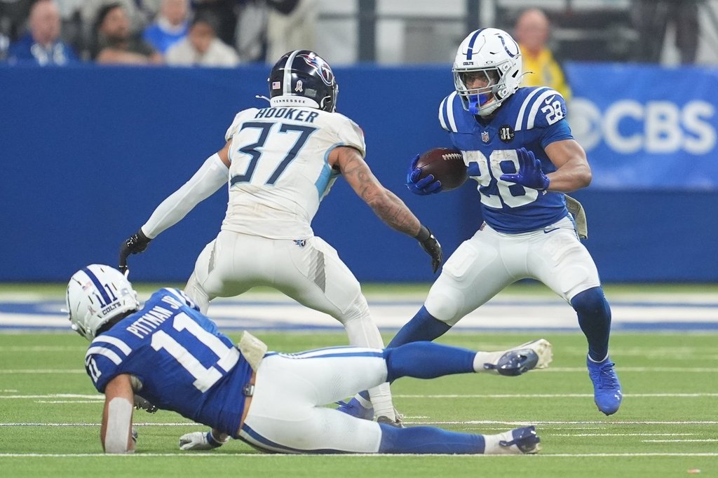 Jonathan Taylor becomes 1st in NFL history to score 3 TDs in 3 straight ...