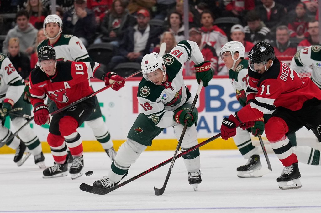 Nico Daws makes 29 saves, Devils beat Wild for sixth straight victory ...