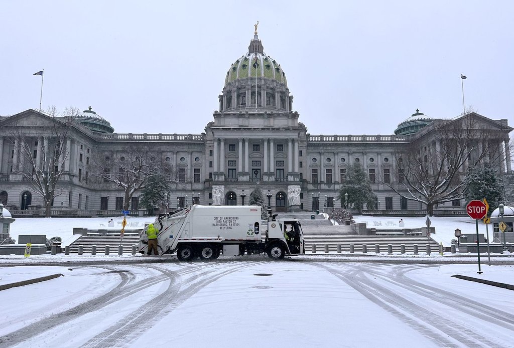 Winter’s first big snowstorm hits the Northeast as schools close and ...