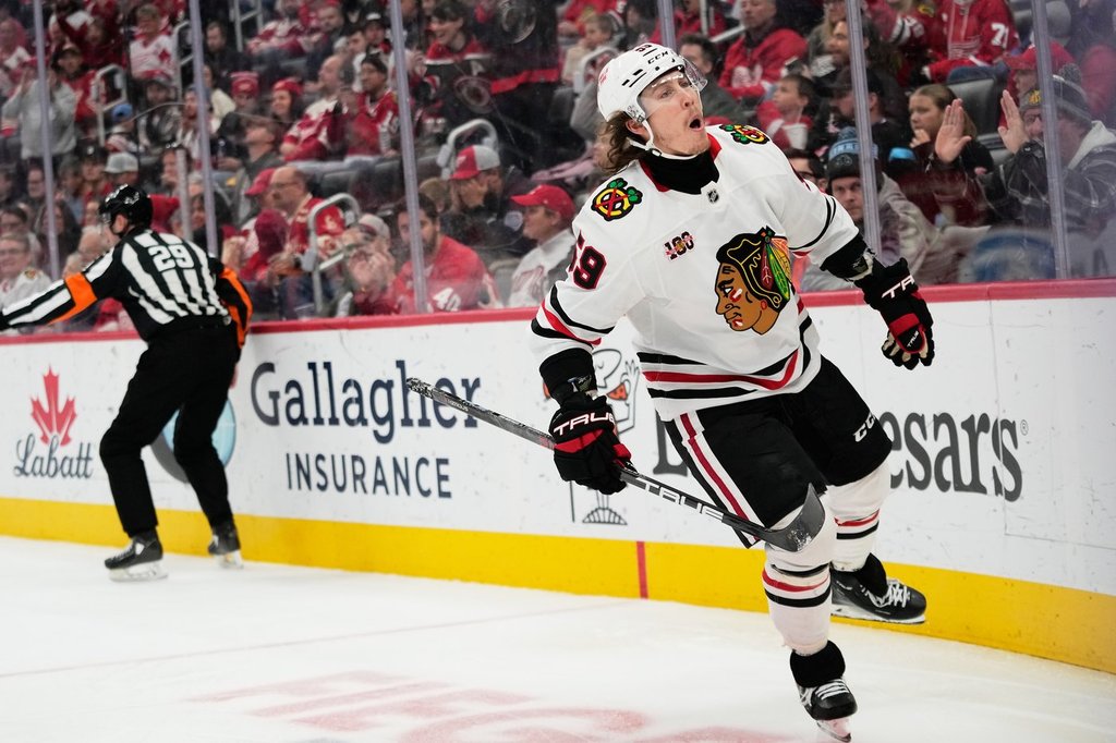 Connor Bedard scores, gets 2 assists to lead Blackhawks over Red Wings ...