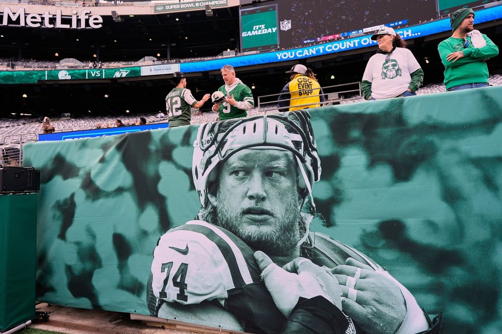 Jets honor late Nick Mangold with tribute before game against Browns ...
