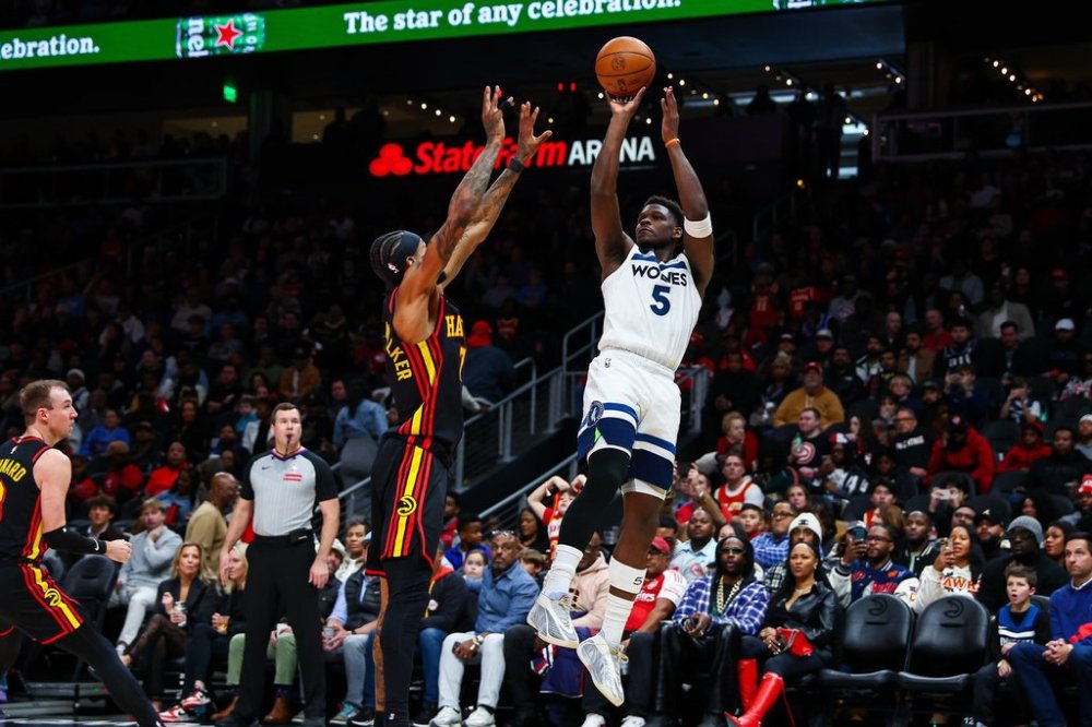 ‘Ant-Man’ Edwards leaves bench late in loss for 2nd early exit from a ...