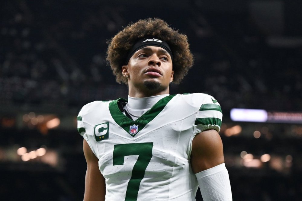 Jets placing QB Justin Fields on injured reserve, ending disappointing ...
