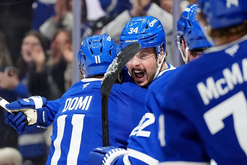 Matthews shakes slump, Maple Leafs shake Senators 7-5 – Winnipeg Free Press