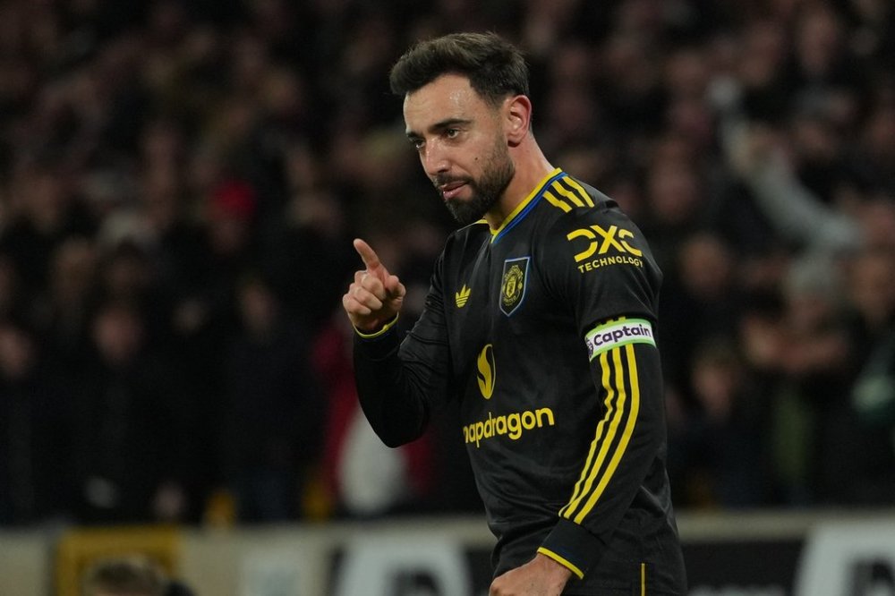 Two-goal Bruno Fernandes leads rampant Manchester United to 4-1 win at ...