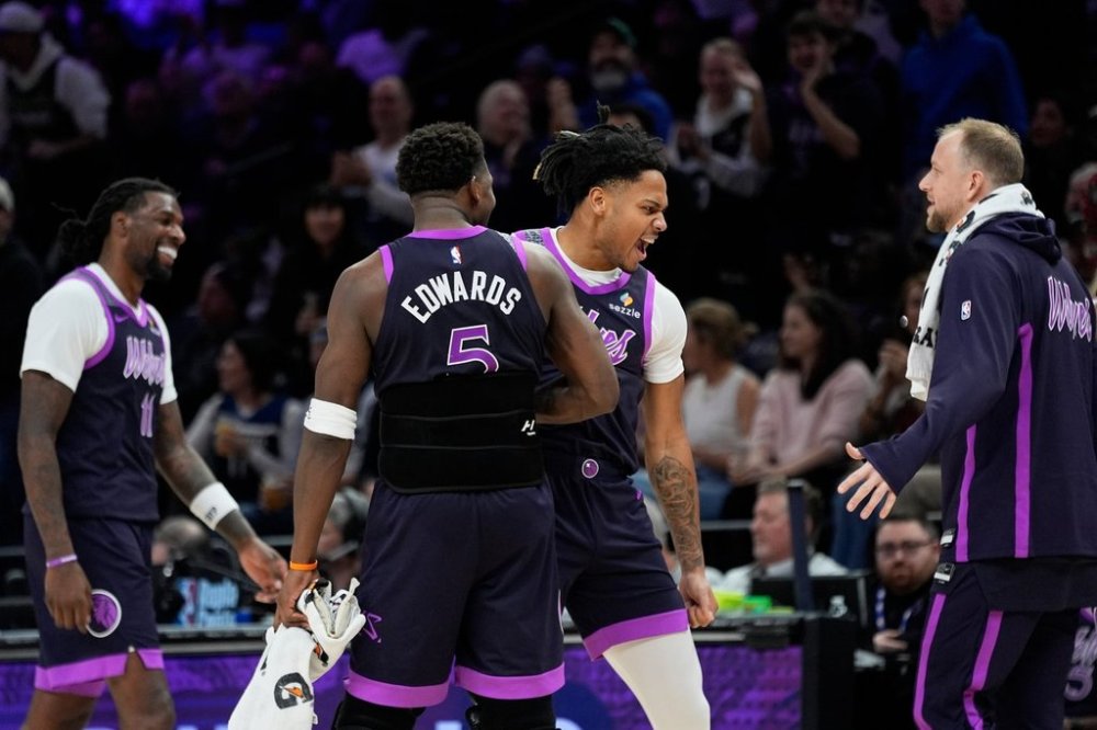 Edwards scores 24 as Wolves outlast Bucks 103-100 for their 9th win in ...