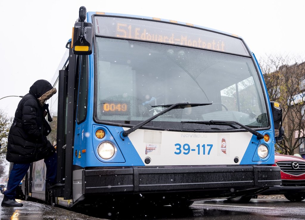 Montreal transit maintenance workers begin new job action with overtime ...