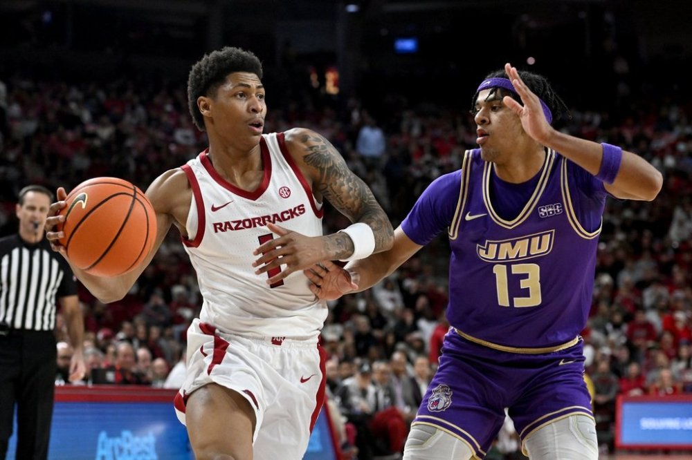 Freshman Meleek Thomas scores career-best 28 points as No. 18 Arkansas ...