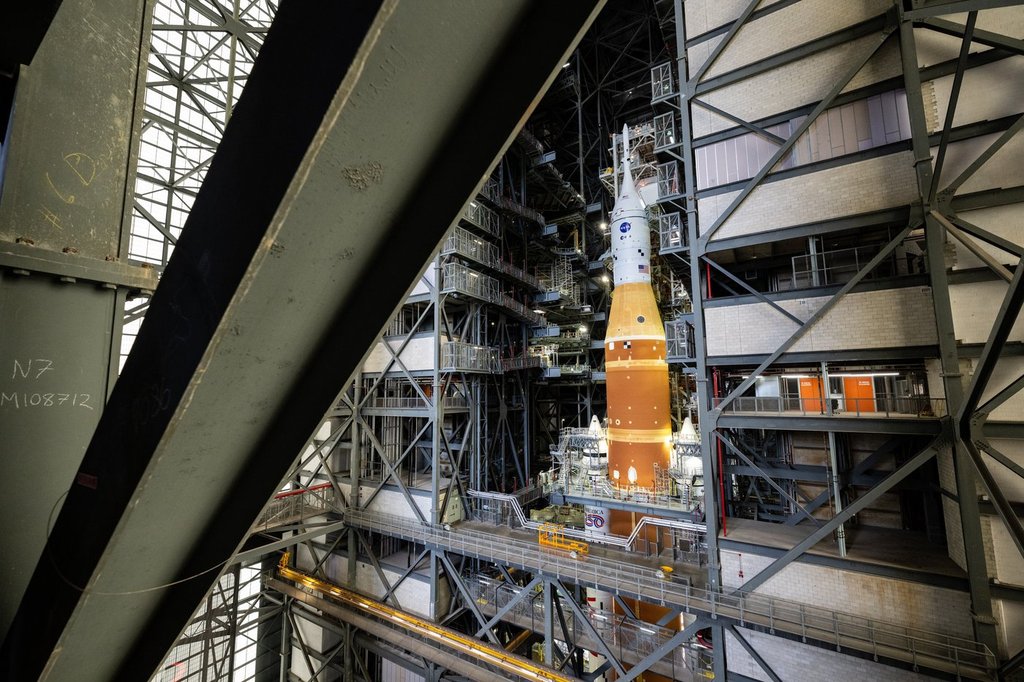 NASA’s new moon rocket heads to the pad ahead of astronaut launch as ...