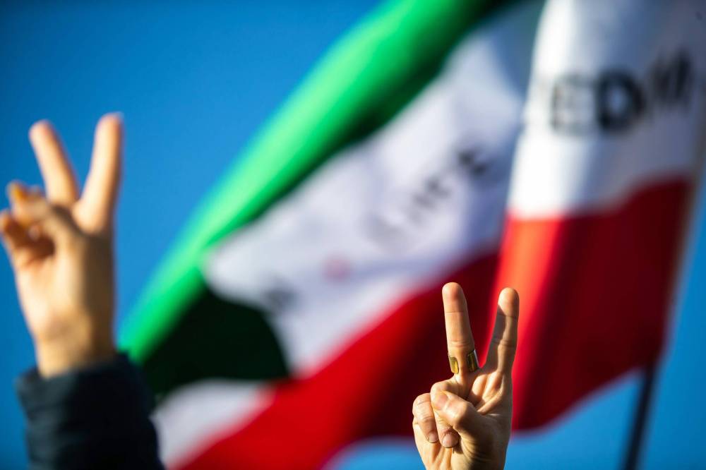 ‘They are fighting for freedom’: Winnipeggers rally for Iranian ...