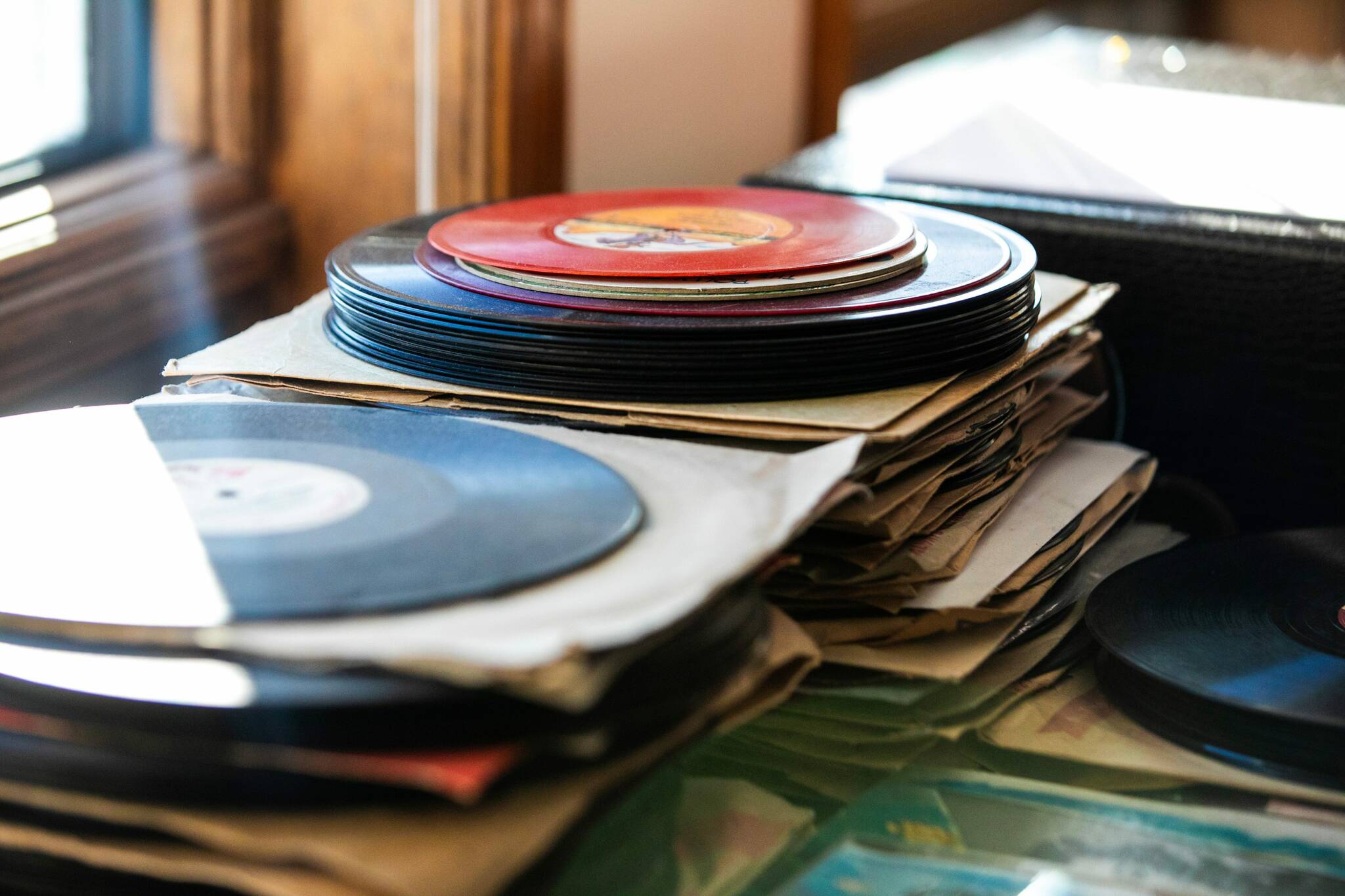 Stacking the shellac – Winnipeg Free Press