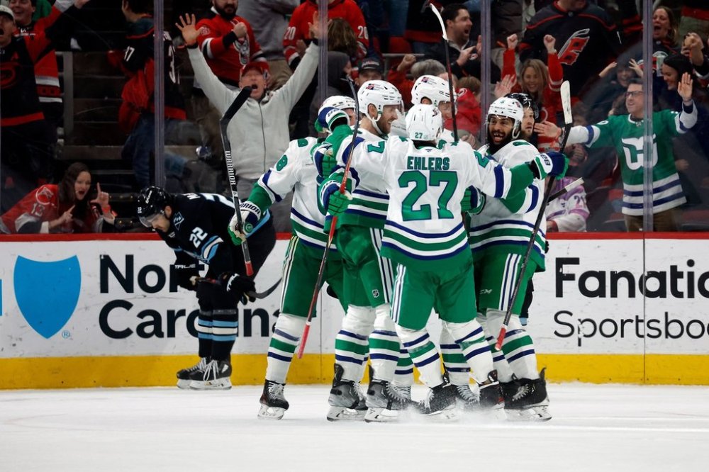 Jordan Staal scores in final minute to cap late 3-goal rally by ...