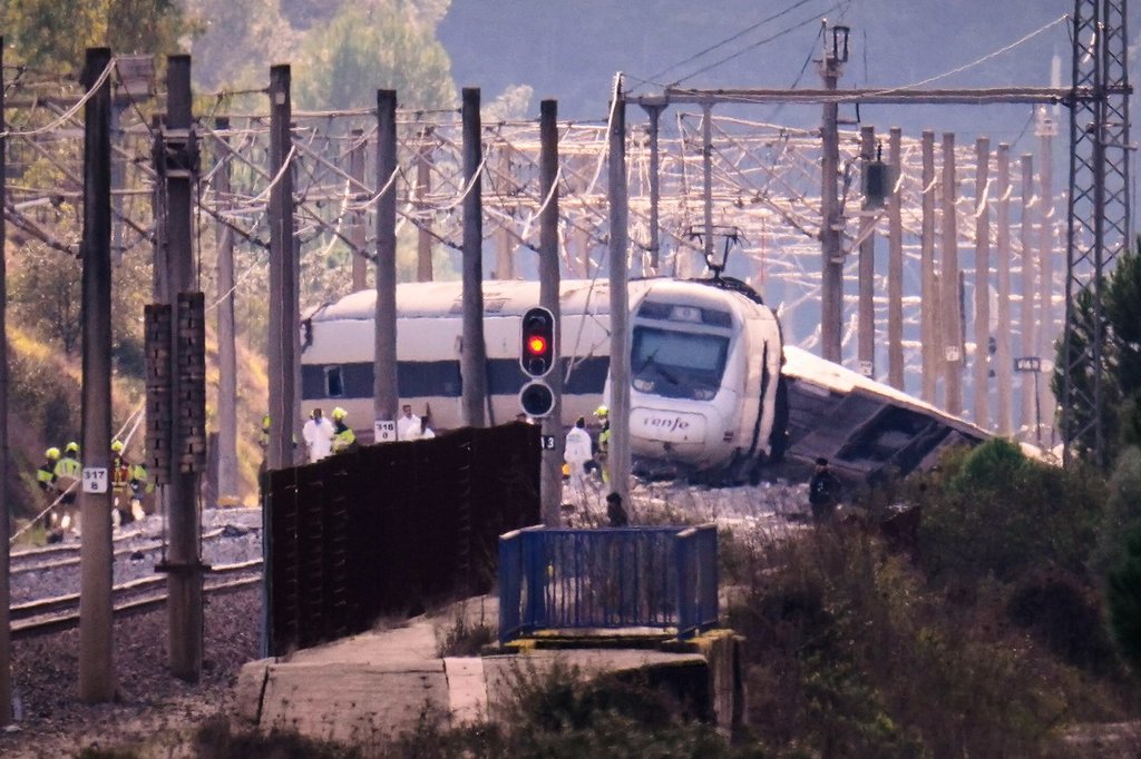 Deadly wreck is the first blight on Spain’s leading high-speed rail ...