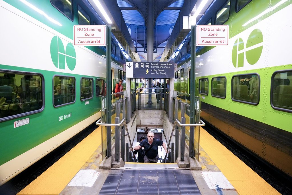 GO Transit to stay on modified schedule into Wednesday after Toronto ...