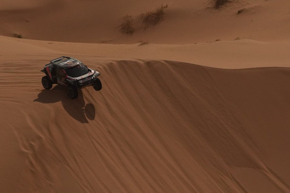 Lategan’s late trouble gifts Dakar Rally stage seven to Ekström ...