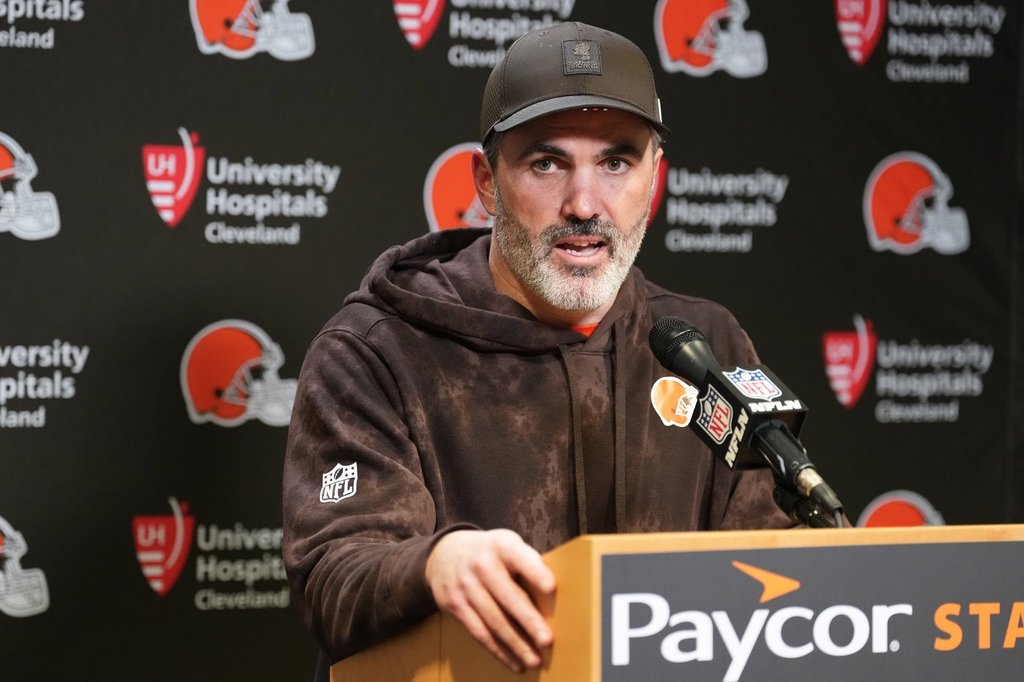 Falcons continue search to replace Raheem Morris, interview former ...