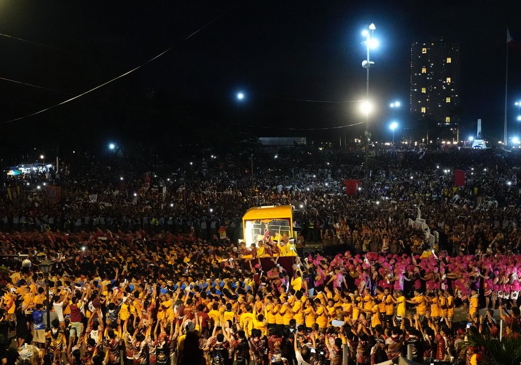 Filipino Catholics express outrage over corruption scandal during ...