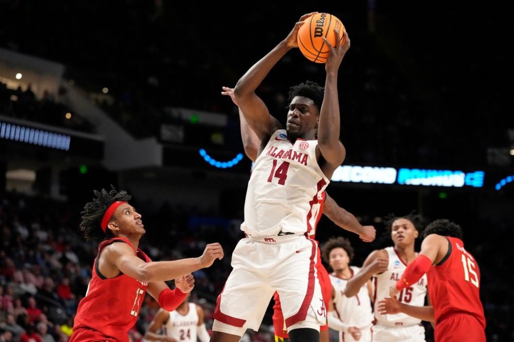 Alabama’s Charles Bediako will play again after a judge postpones a ...