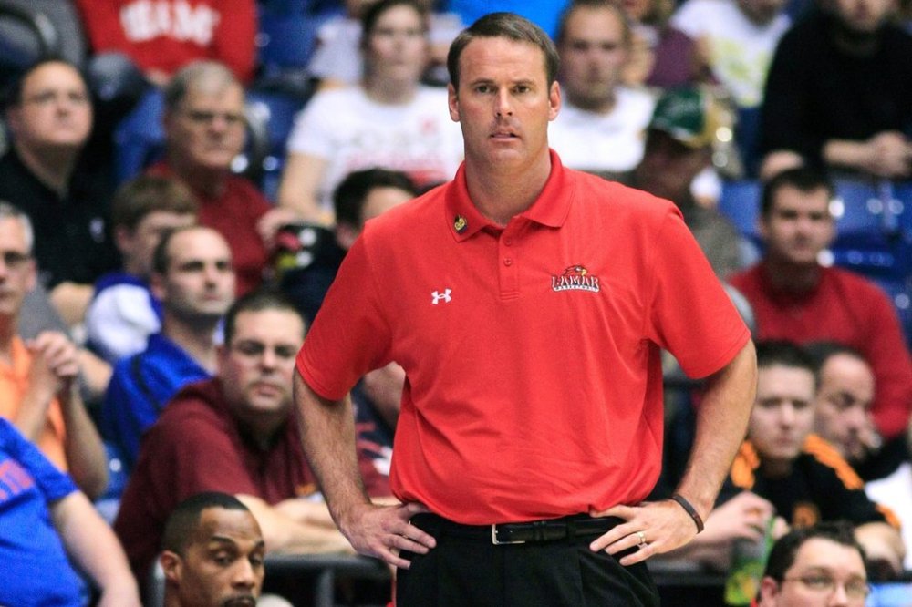 Pat Knight, son of 3-time national championship-winning coach, resigns ...