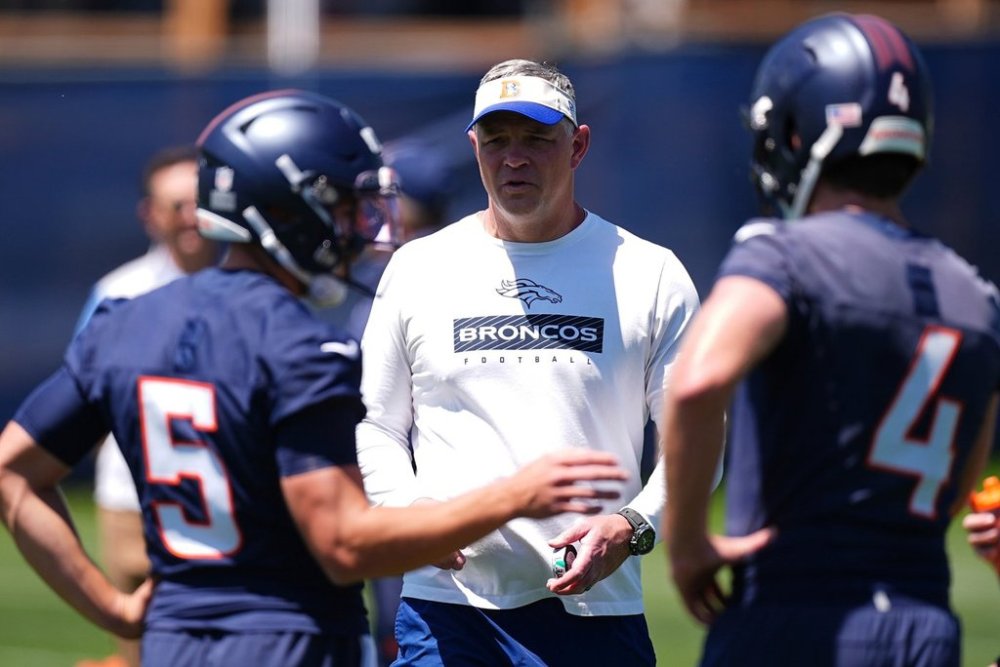 Broncos fire offensive coordinator Joe Lombardi and 2 other assistants ...