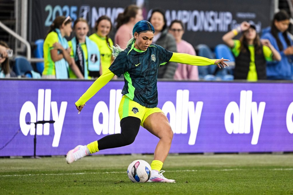 Forward Trinity Rodman agrees to new 3-year deal with the Washington ...