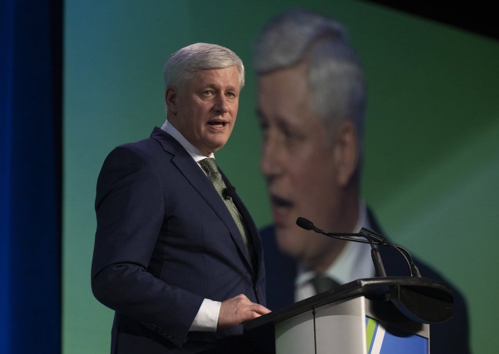 Harper calls for national unity, independence at portrait unveiling ...