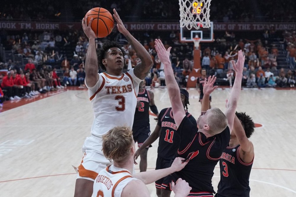 Texas rallies to beat No. 21 Georgia 87-67 behind Swain’s 26 points ...