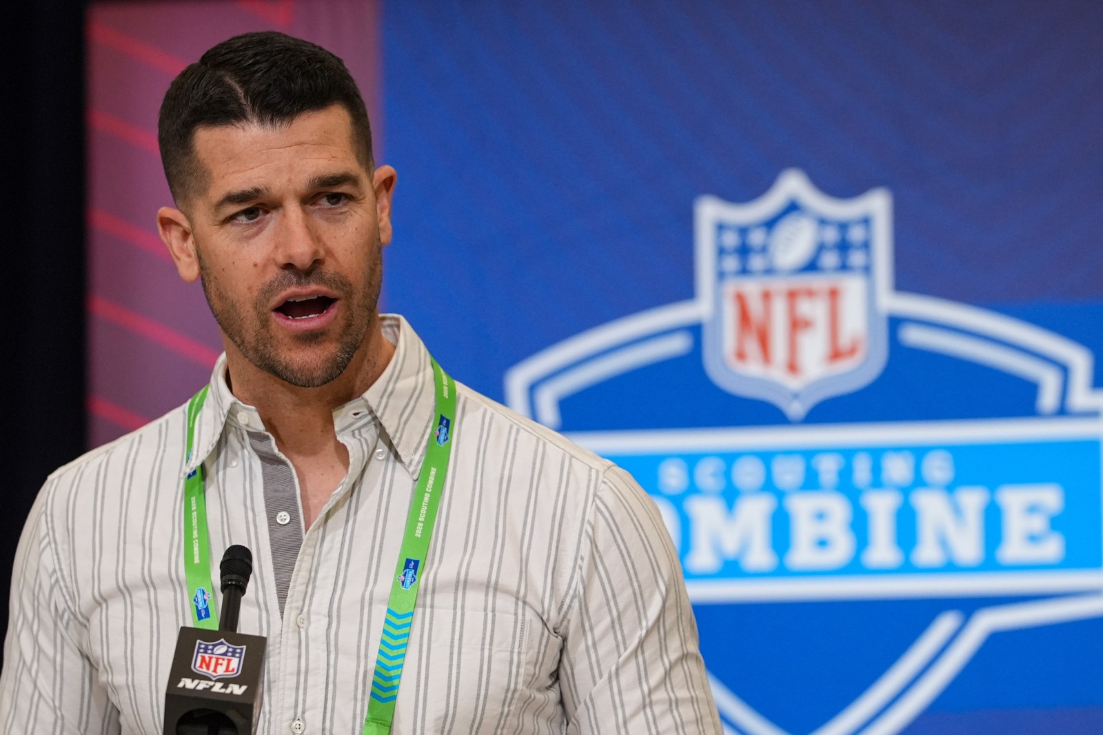 Panthers coach Dave Canales hands over offensive play-calling duties to ...