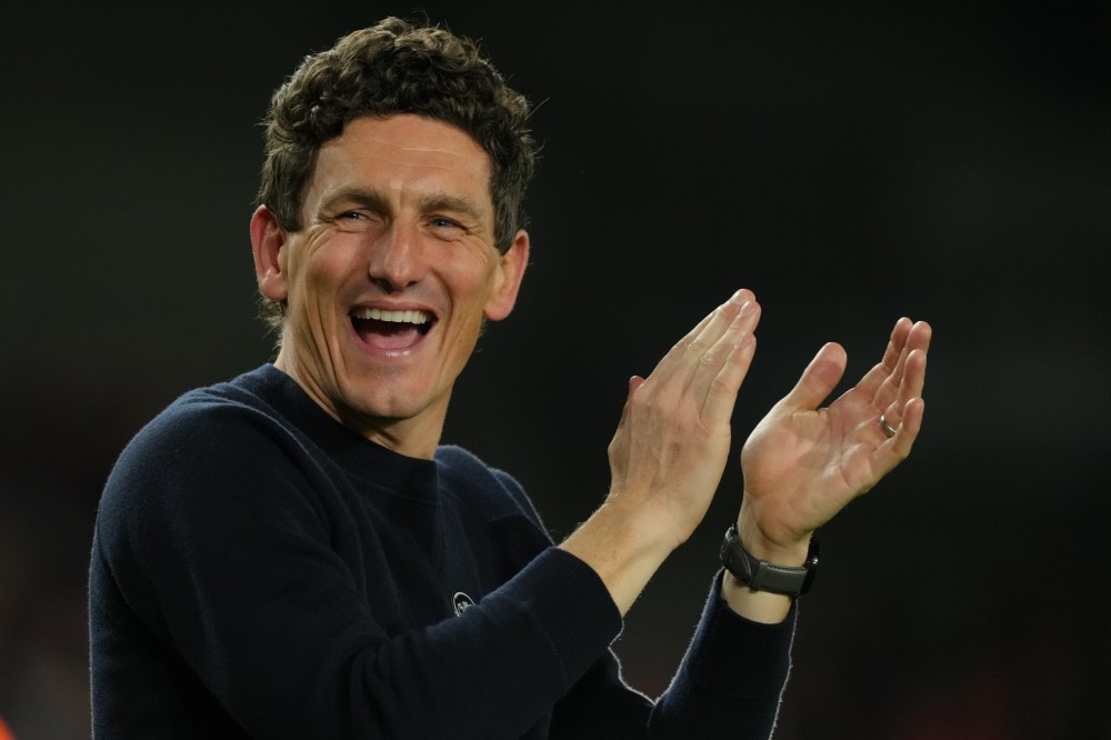 Brentford head coach Keith Andrews agrees new deal to stay at Premier ...