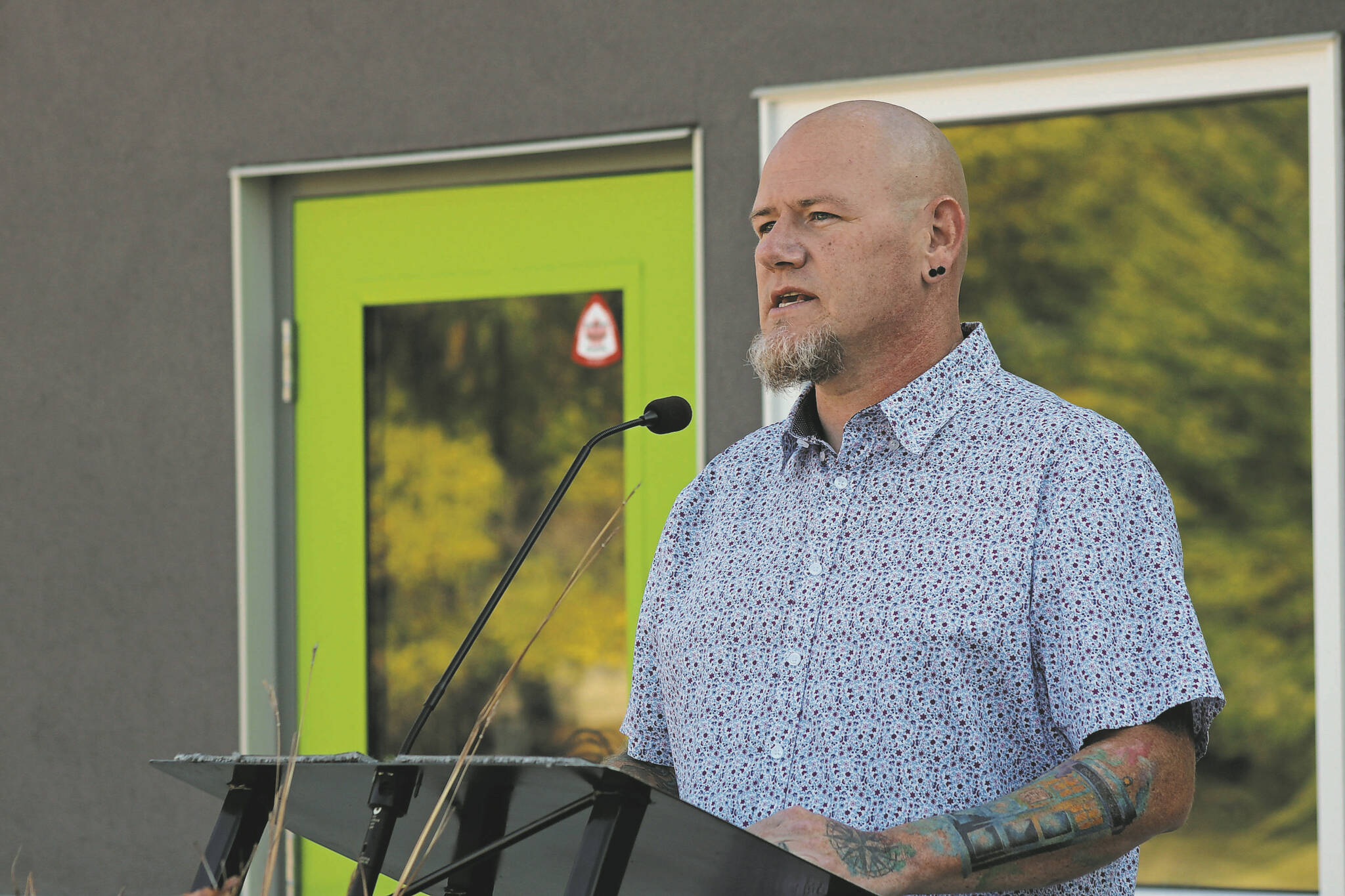 Premier needles Tories in legislature after MLA quits caucus – Winnipeg ...